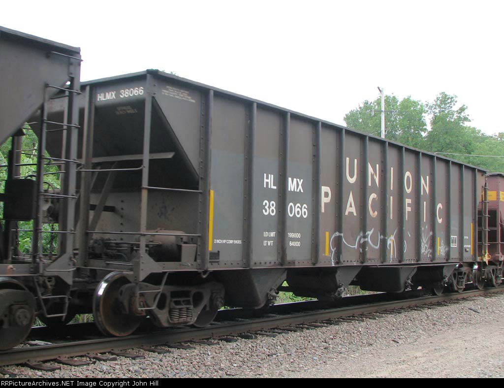 100802021 HLMX 38066 Taconite Load